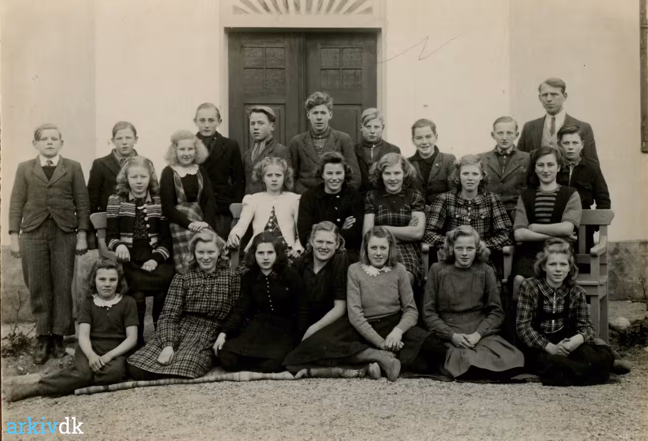 arkiv.dk | Konfirmandhold 1947 Gudum