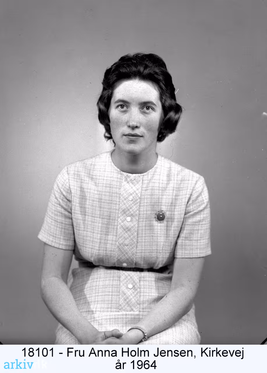 arkiv.dk | Anna Holm Jensen, Kirkevej, Tørring