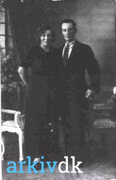 arkiv.dk | Brudebillede af Oline Bendttine Bengtsen og Christian Ejnar Borregaard, Nøvling.