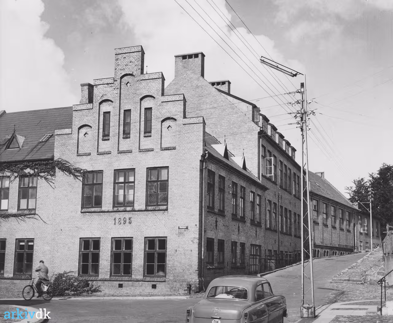 arkiv.dk | Skanderborg kommuneskole set fra Borgergade/Asylgade