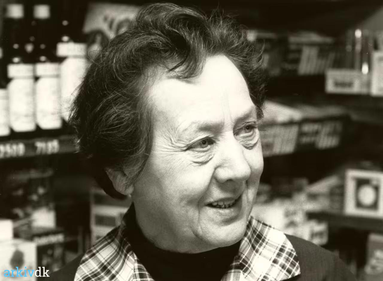 arkiv.dk | Karen Jensen, købmand, Bæk, Nustrup.