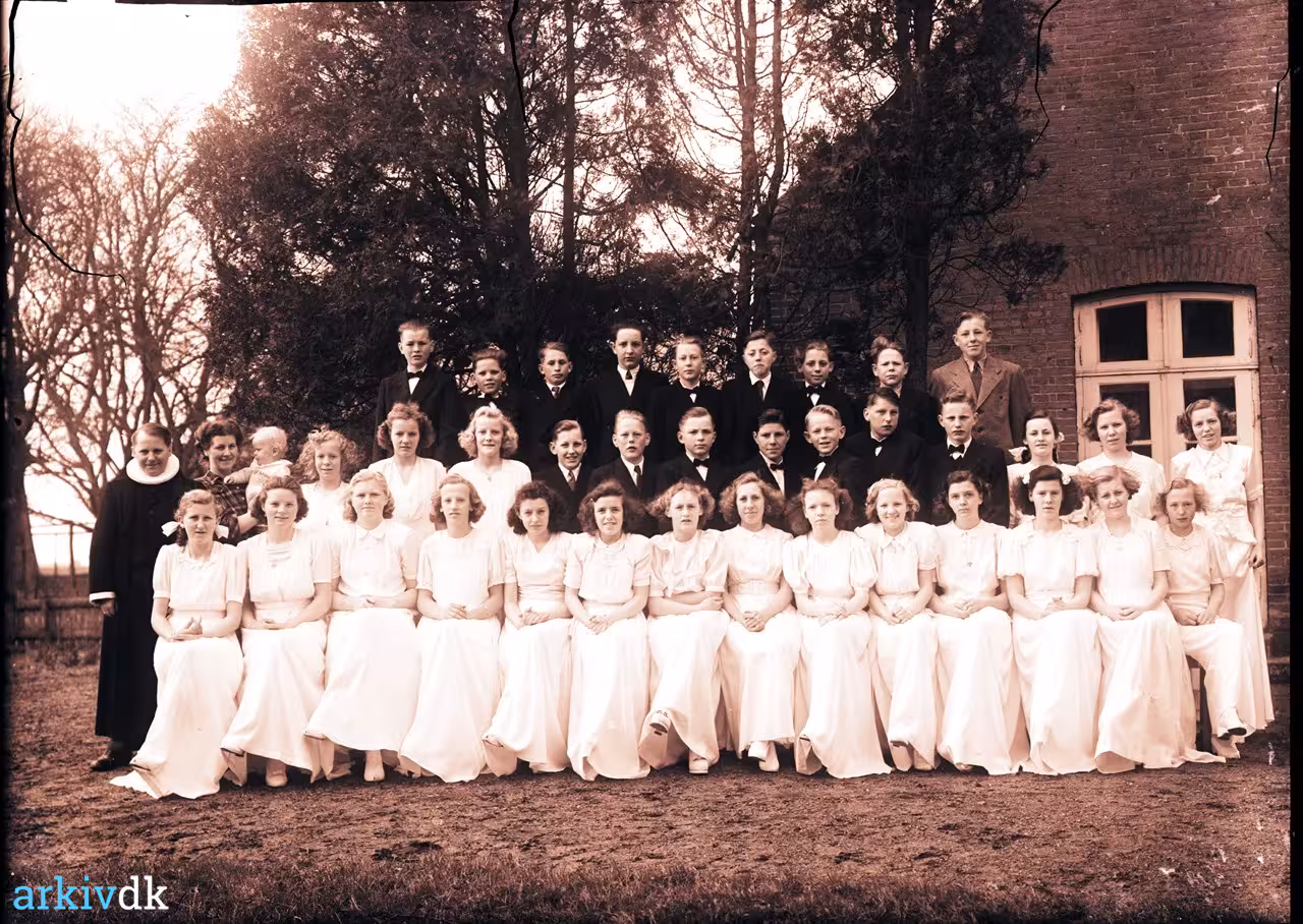 arkiv.dk | Gruppebillede, konfirmander Bjolderup