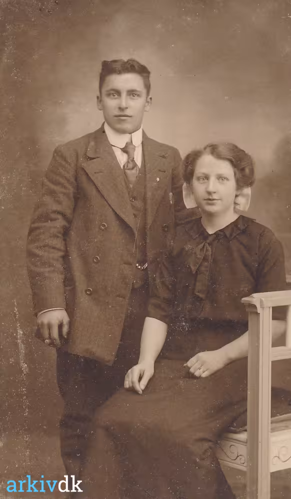 arkiv.dk | Marius Rasmussen og hans forlovede.