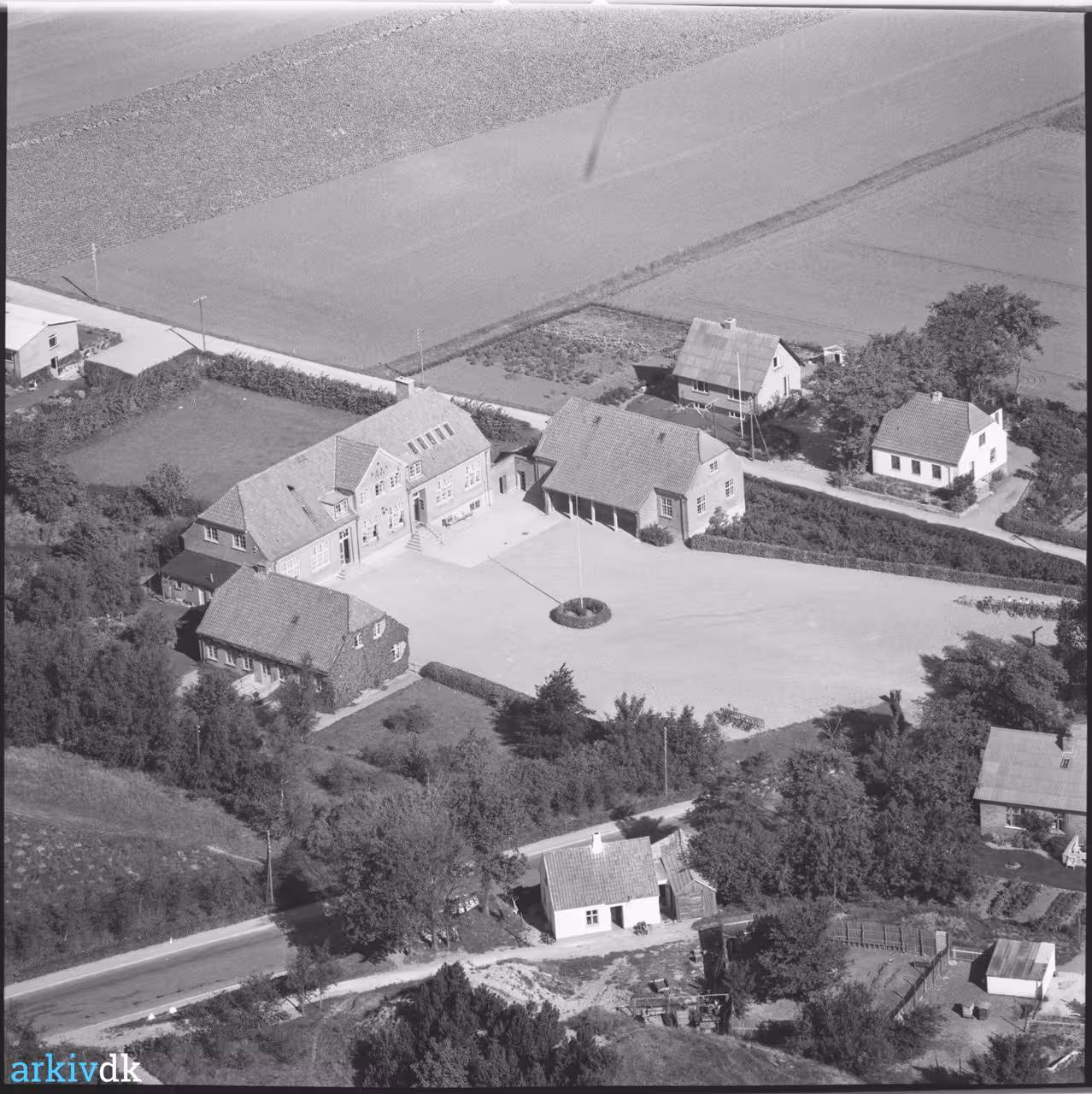 arkiv.dk | Kongensgade 42, Kongerslev Skole Luftfoto