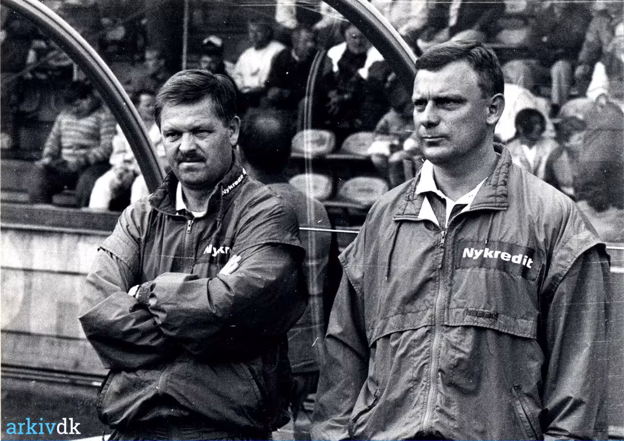 arkiv.dk | Aalborg Boldspilklub. Træner Poul Erik Andreasen og holdleder John Andersen i buret ...