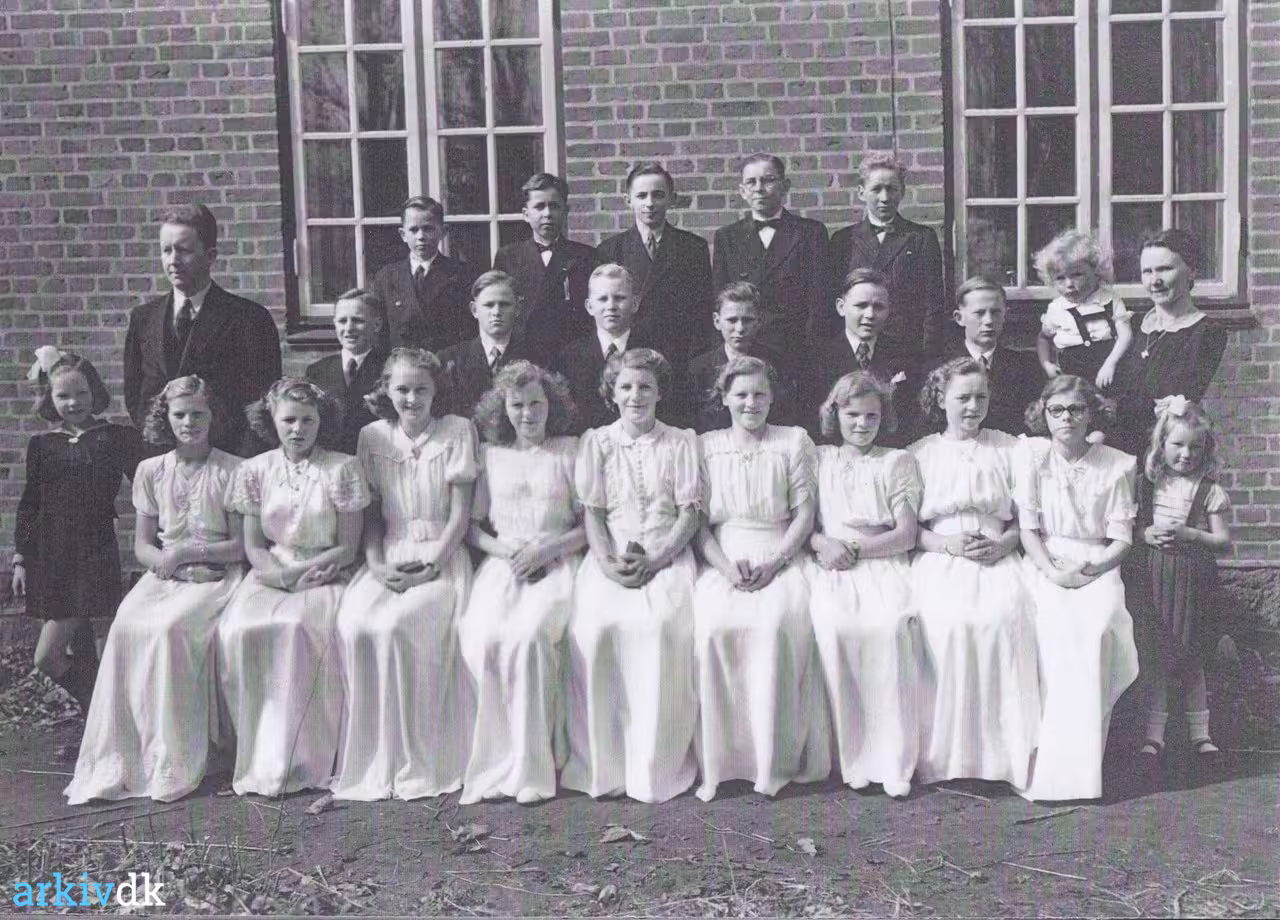 arkiv.dk | Konfirmation Kgs Tisted Kirke den 13. april 1947