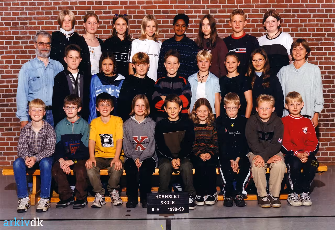 arkiv.dk | Hornslet Skole, klassebillede 6.a 1998/1999.