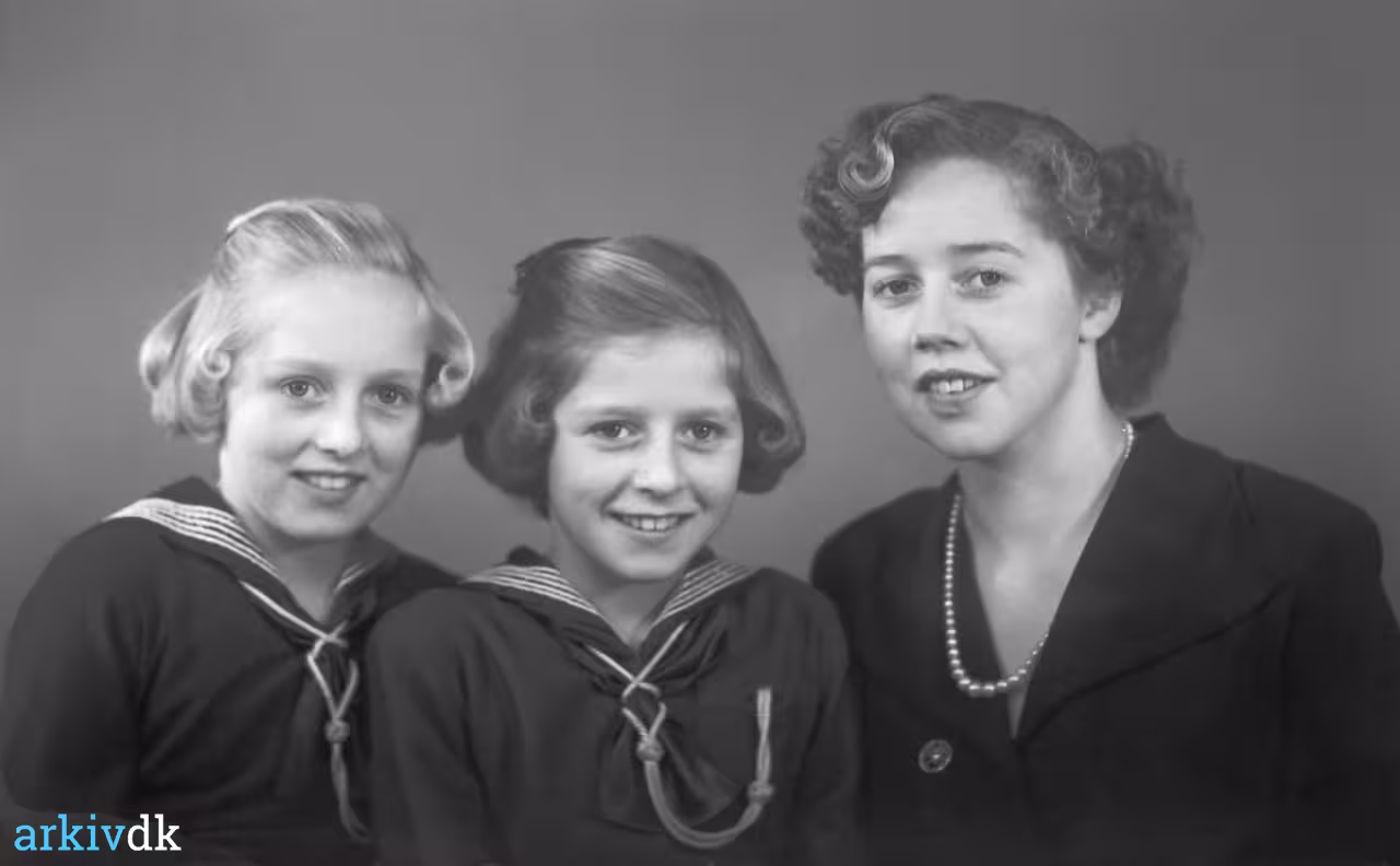 arkiv.dk | Inge, Hanne og Birthe Pedersen, Kratgården, Gl. Københavnsvej 3.