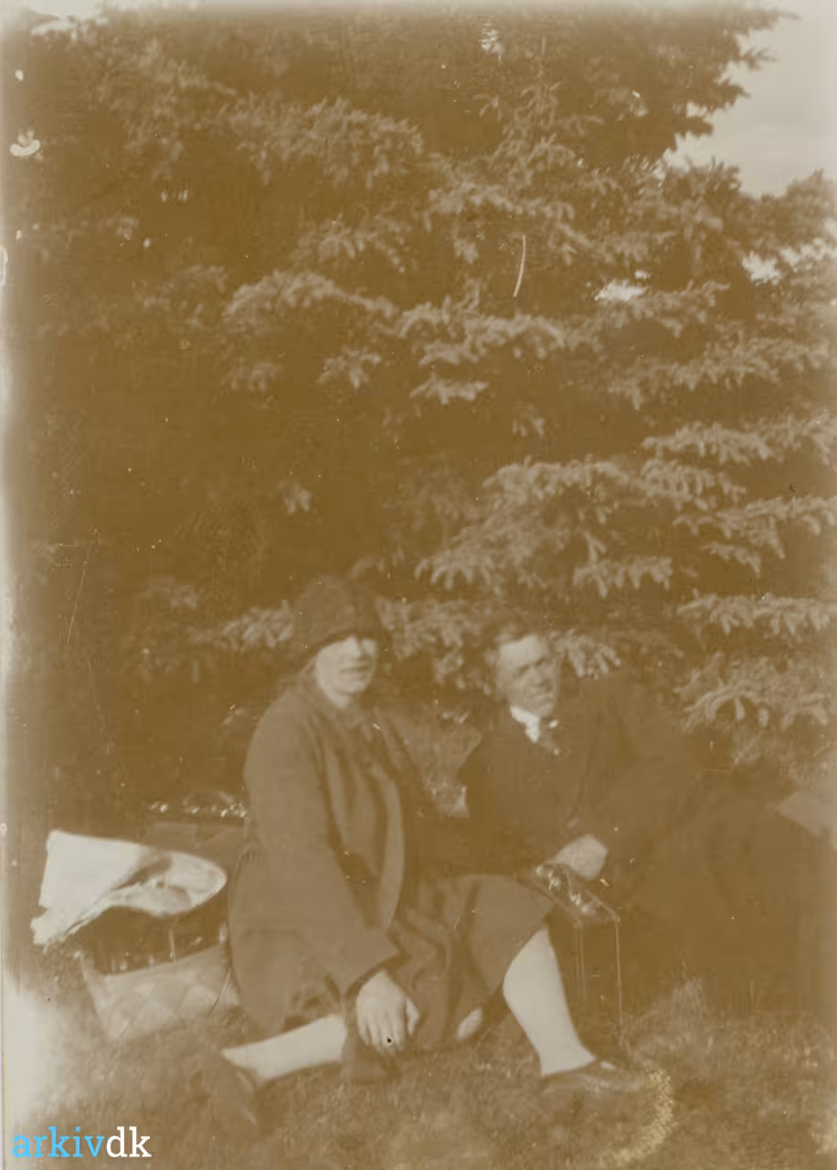 arkiv.dk | Karen og Niels Larsen, Elevvej 85. Lisbjerg.