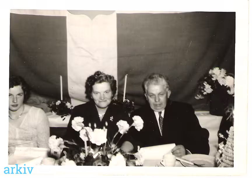 arkiv.dk | Nielsen, Thora og Hans Vrenderup 1933