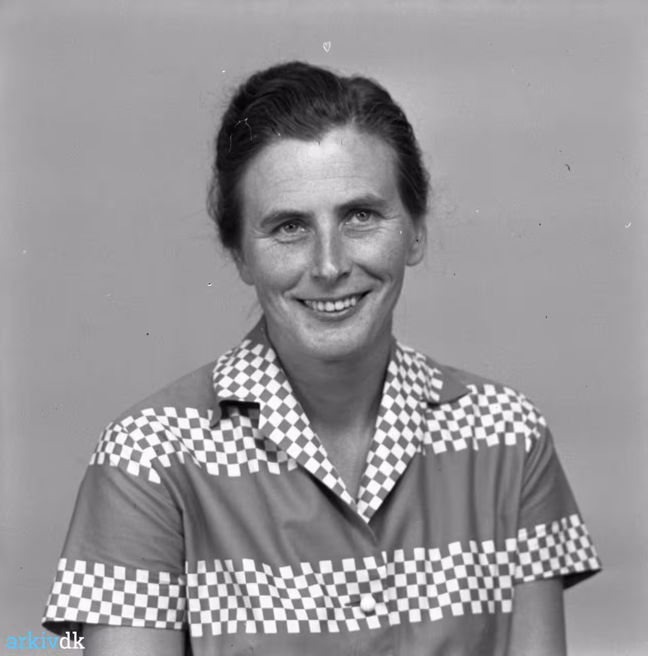 arkiv.dk | Fru Ellen Rønde, Karensminde, Rønde