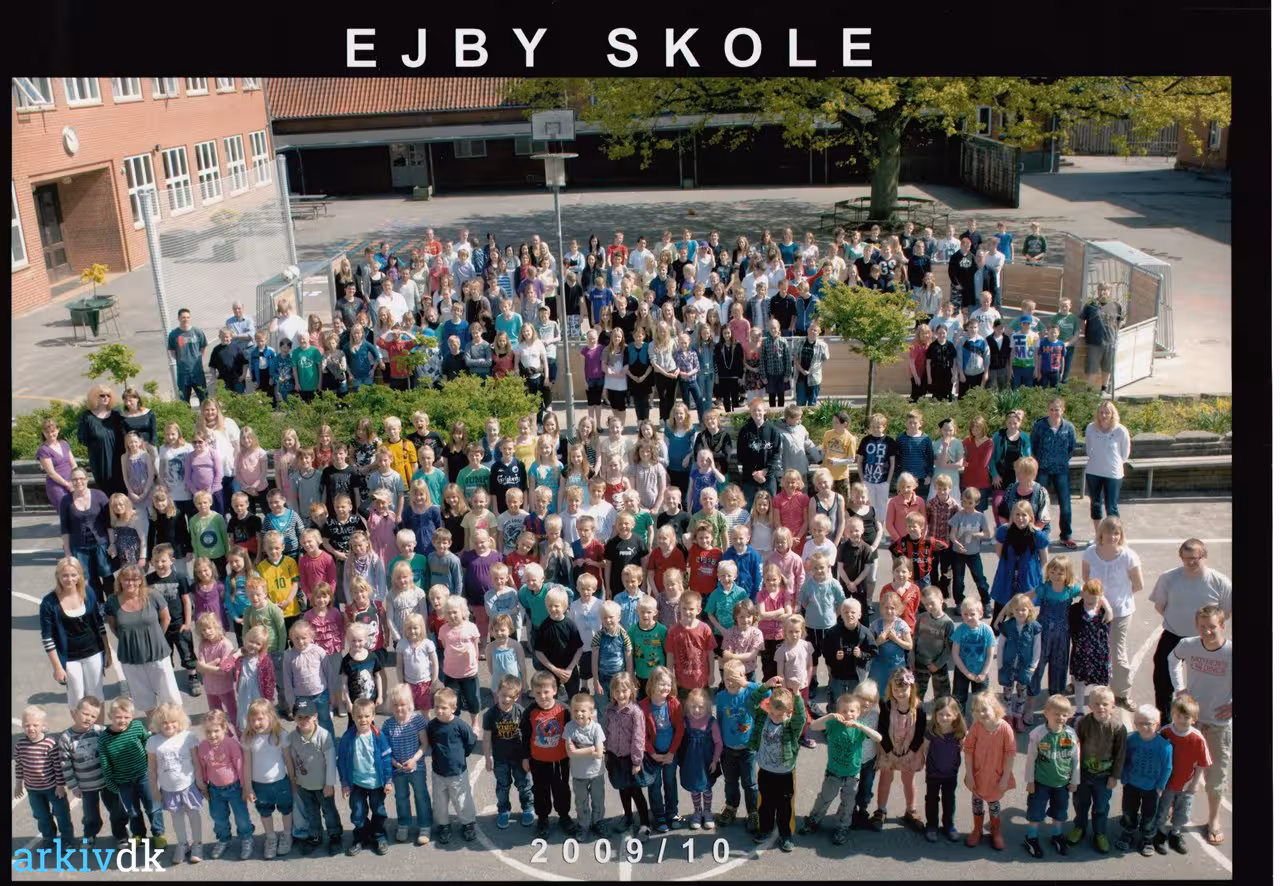 arkiv.dk | Ejby Skole , alle elever 2009 - 2010