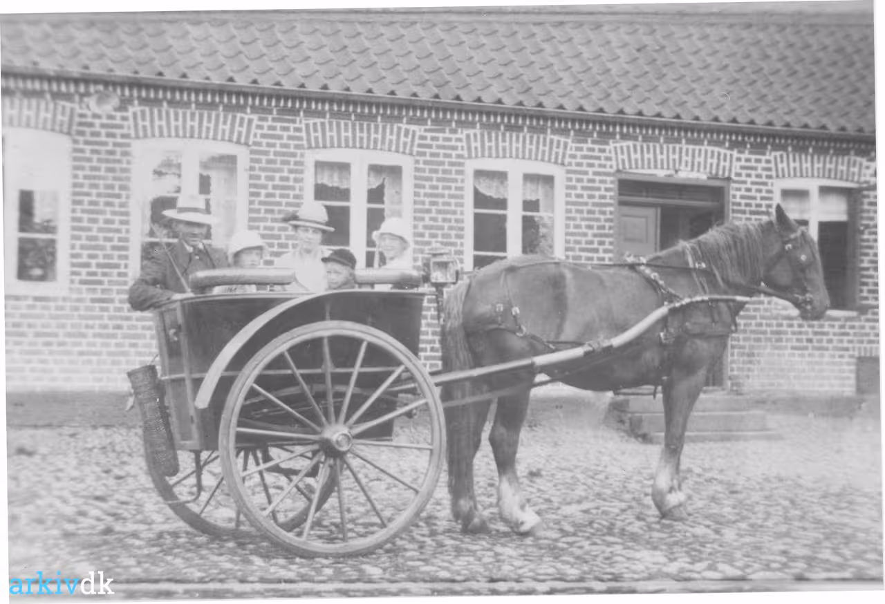 arkiv.dk | Niels Jensen og familie i Toustrup