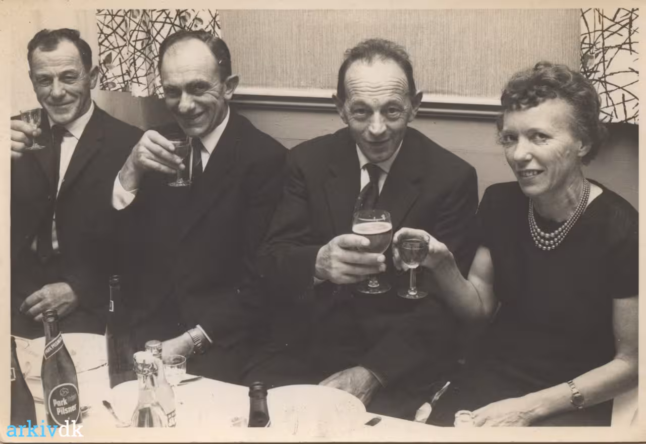 arkiv.dk | Hans Erik Larsen, Niels Haslund og Ingeborg og Niemann Larsen