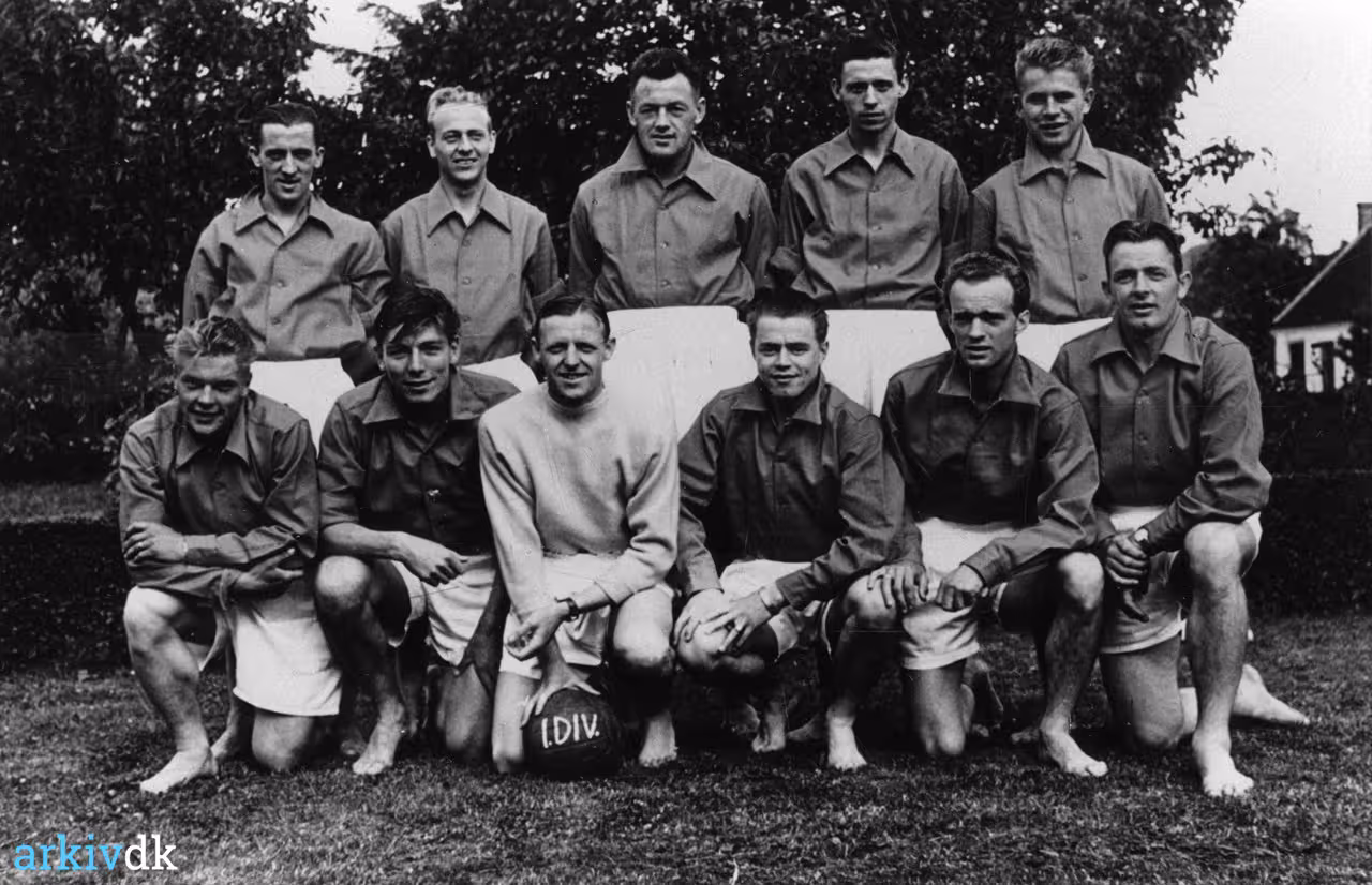 arkiv.dk | Vejle Boldklubs førstehold, 1956