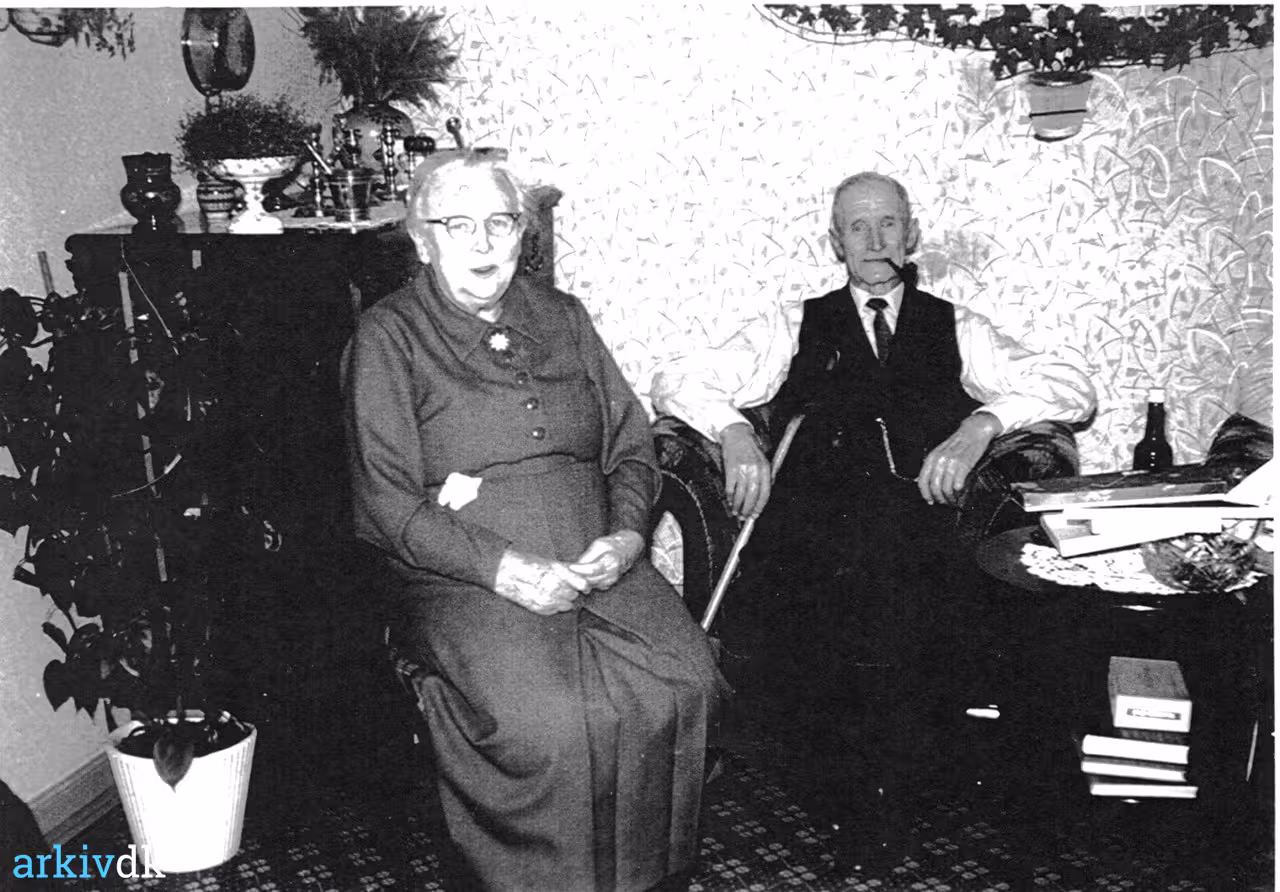 arkiv.dk | Pauline og Jens Pedersen, Æskegården, Tved Kirkevej 7