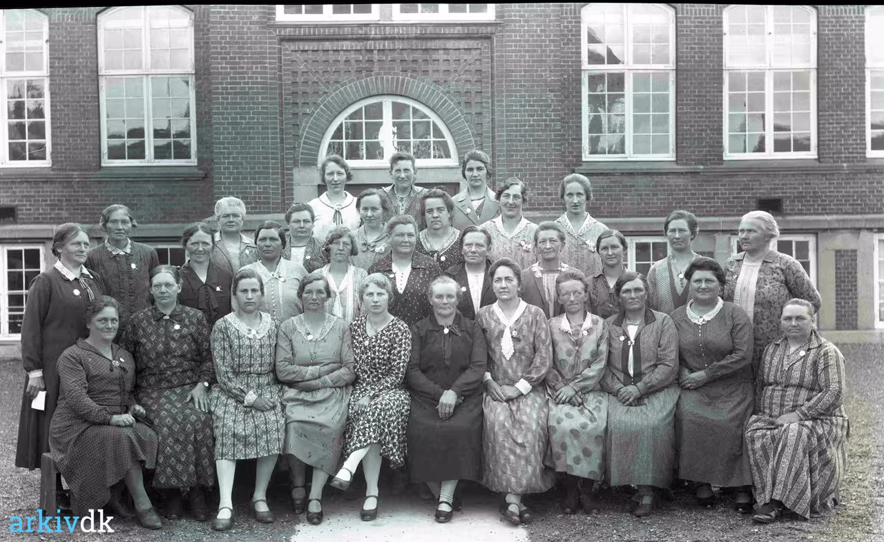arkiv.dk | Gruppe af kvinder