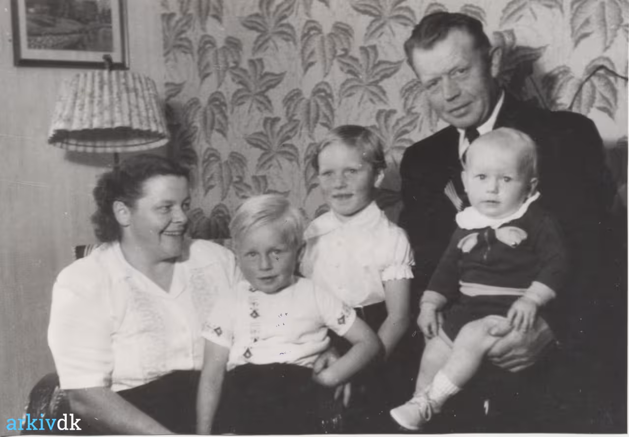 arkiv.dk | Jens Kristian Pedersen, Vejlegården med familie.