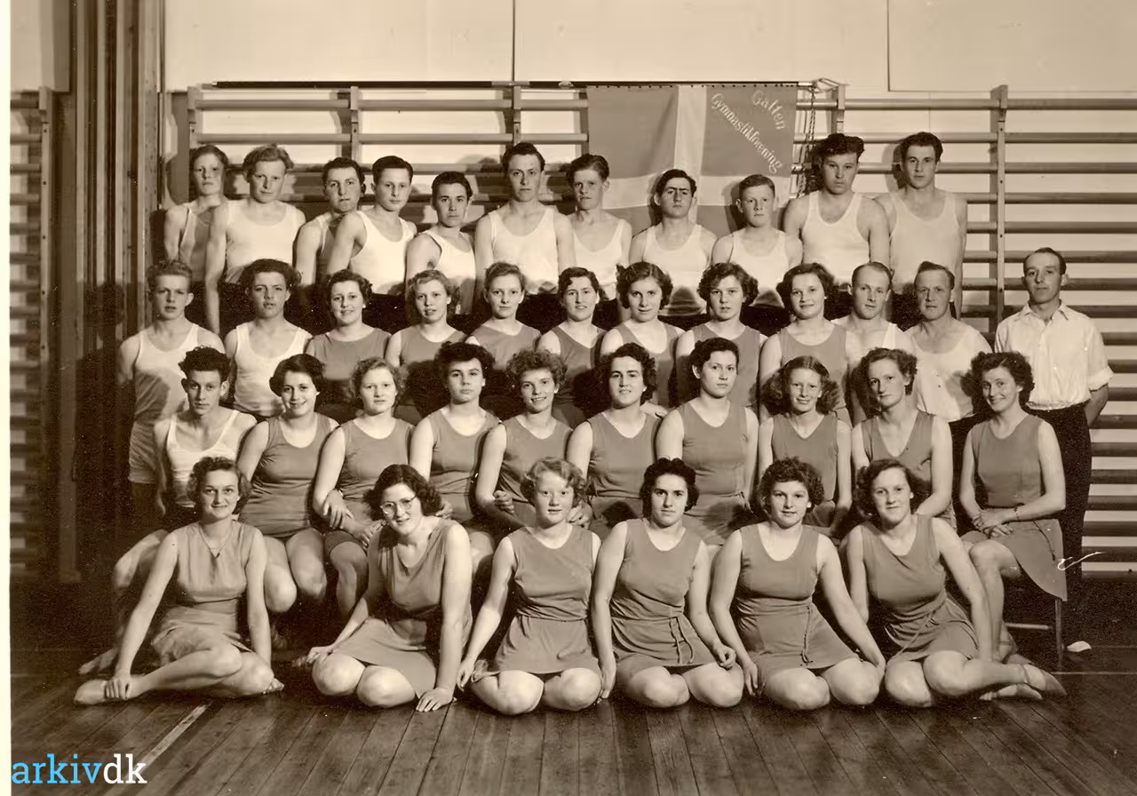 arkiv.dk | Gymnastikhold, Galten.