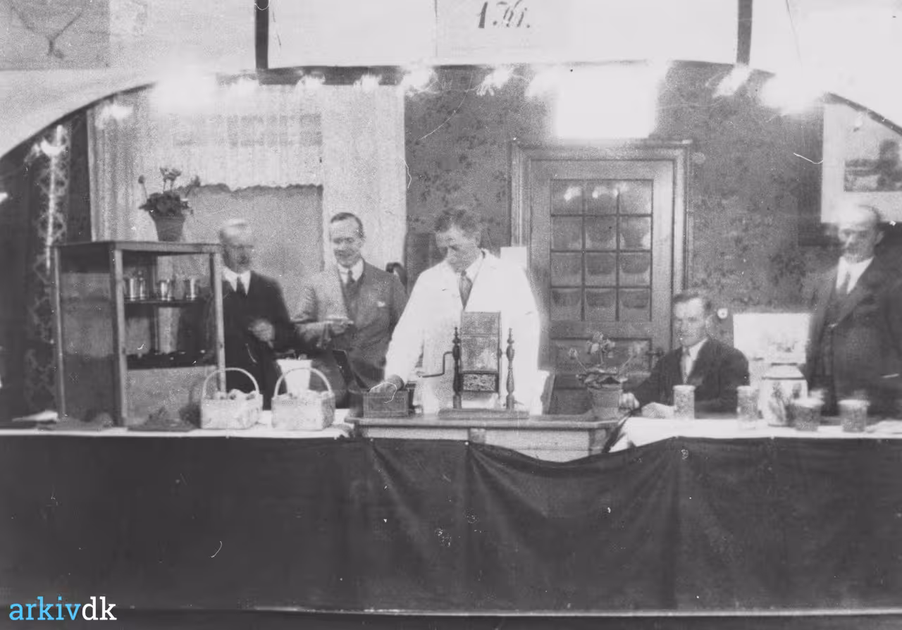 arkiv.dk | Fjerkræklubbens udstilling på kroen