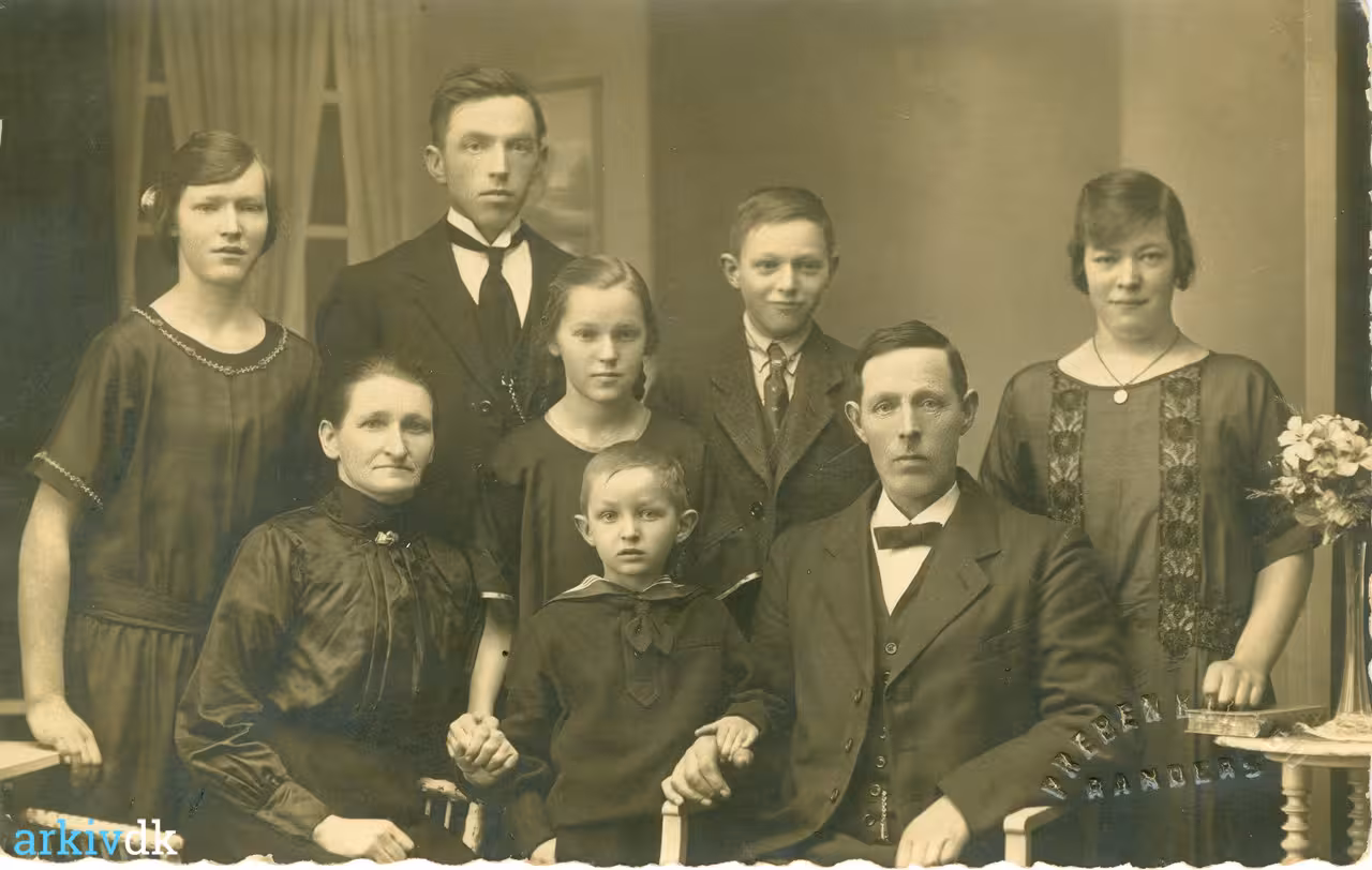 arkiv.dk | Else Marie Nielsen, født Christensen, samt husbond Niels Faulum Nielsen; Tindbæk ...