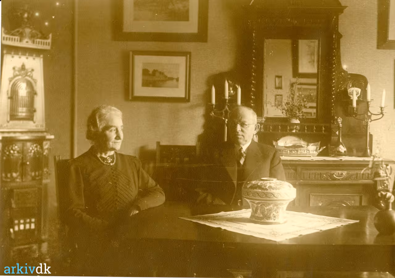 arkiv.dk | Jacobsen, Jens Peter og Maren Kirstine. Portræt