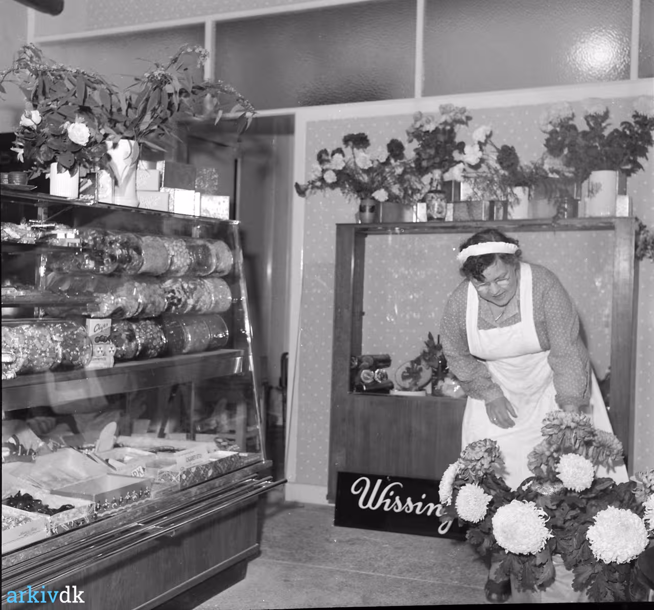 arkiv.dk | Wissing & Jensen. Chokoladeforretning, Nygade Nakskov. Billedserie