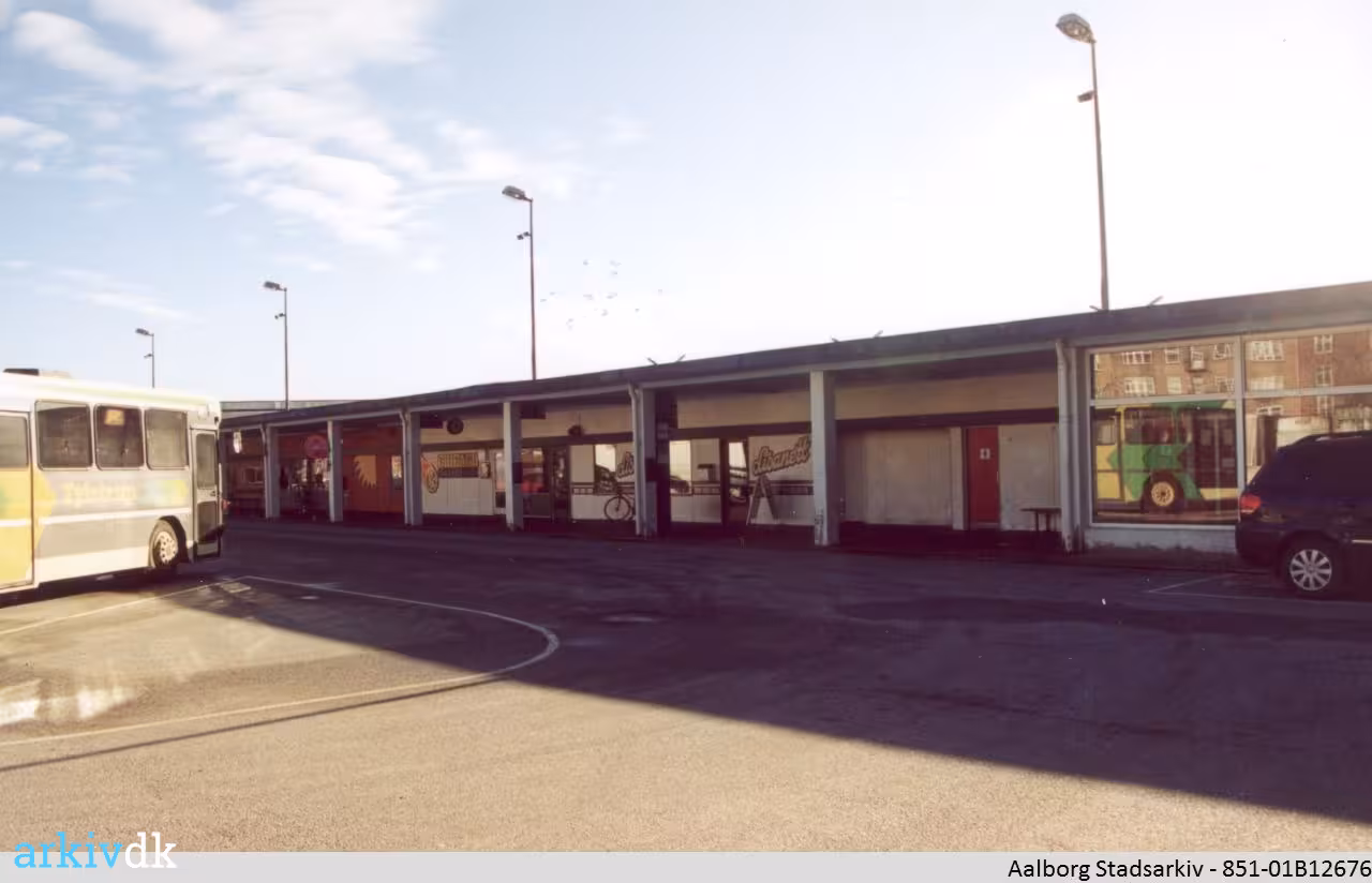 arkiv.dk | Aalborg Rutebilstation mod Jyllandsgade.