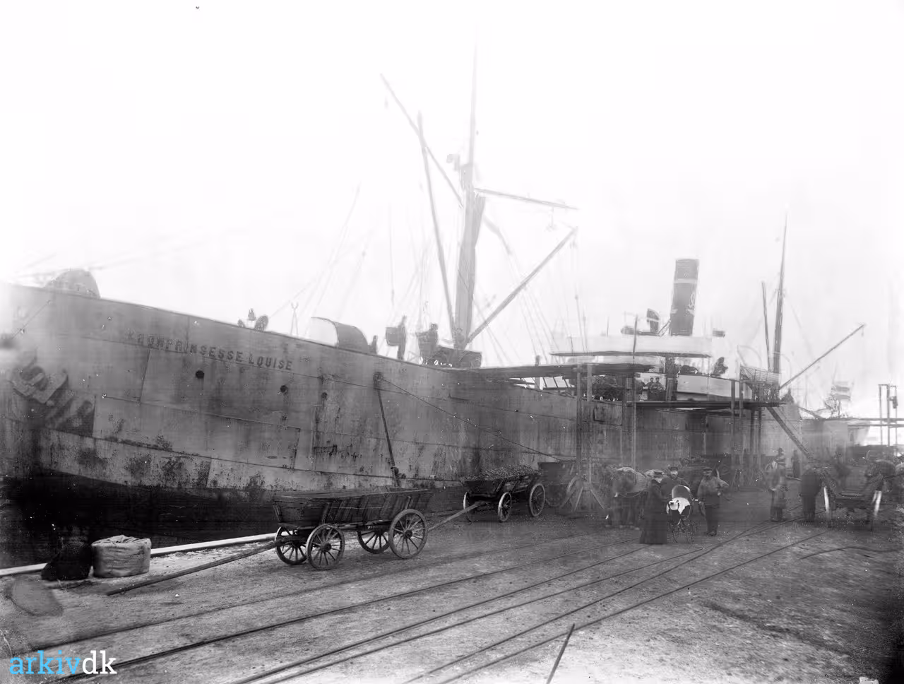 arkiv.dk | Kuldamperen Kronprinsesse Louise i Vejle Havn, 1906