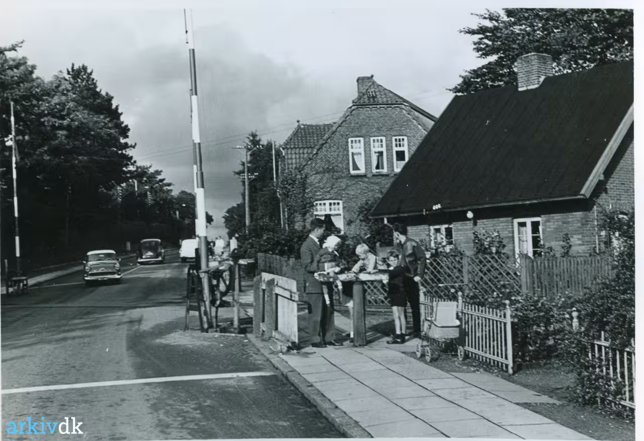 arkiv.dk | Udbyhøjvej ved baneoverskæringen