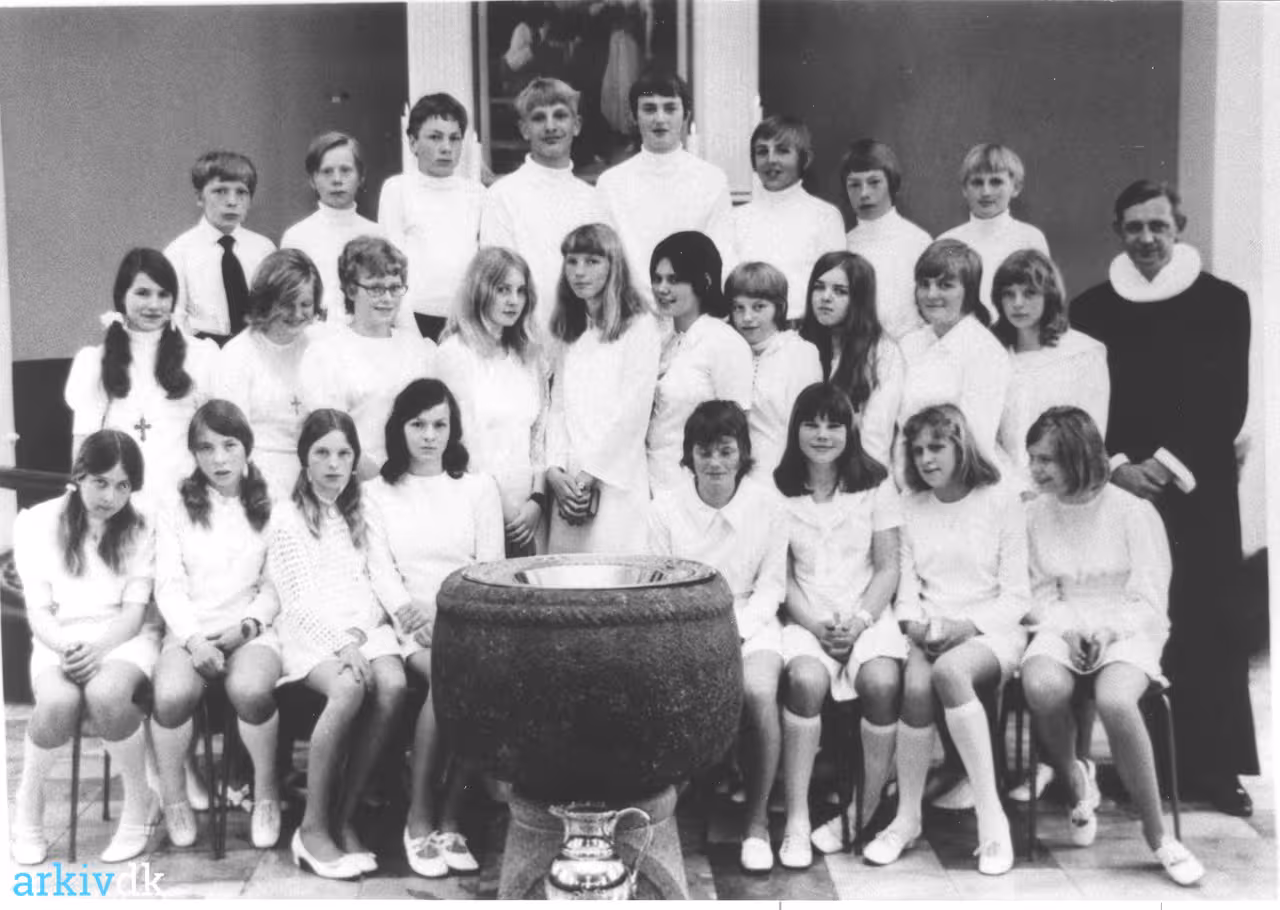 arkiv.dk | Konfirmandbillede,Vejstrup Kirke, 1972