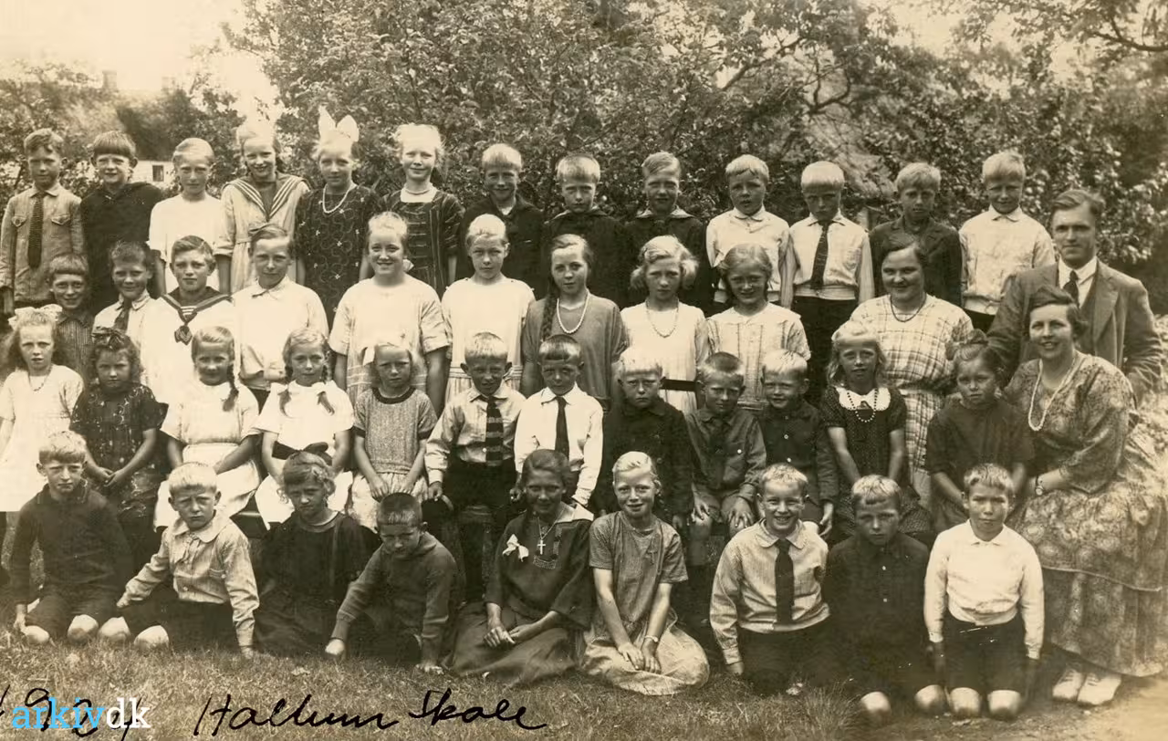 arkiv.dk | Holtum skole - elever og lærere 1924