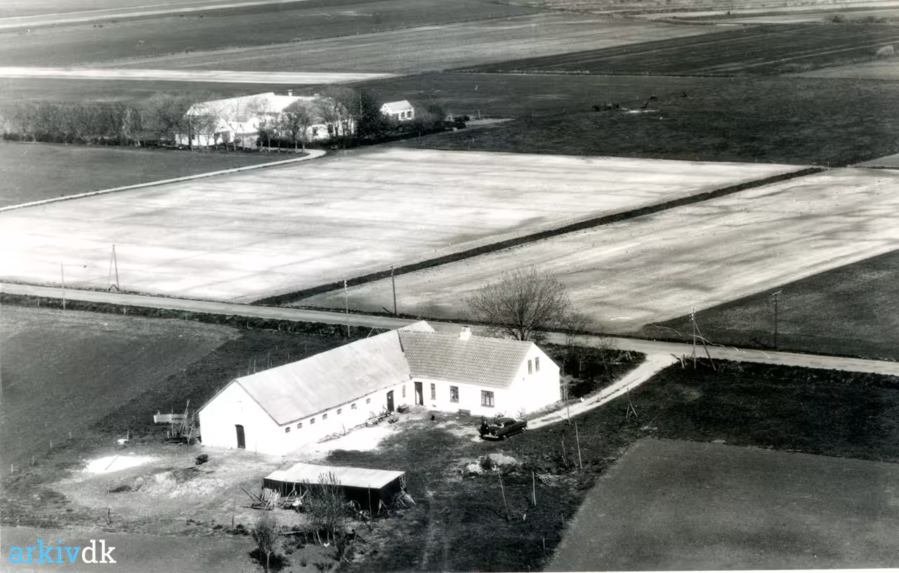 arkiv.dk | Ejendom Kærvej 2 Luftfoto