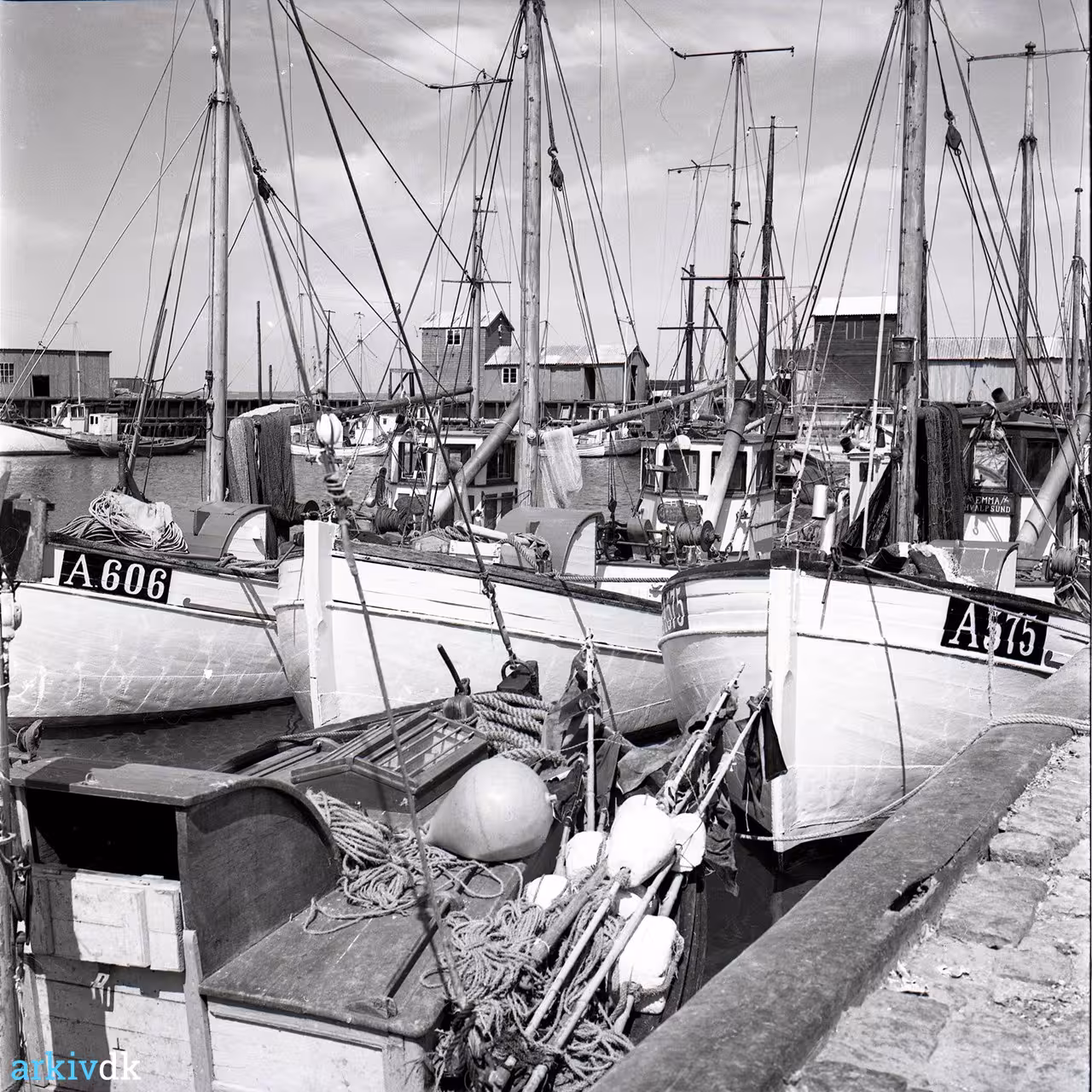 arkiv.dk | Havnen i Hvalpsund
