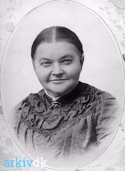 arkiv.dk | Ellen Marie Christensen, gift Hansen, Haregabgård, Dragstrup.
