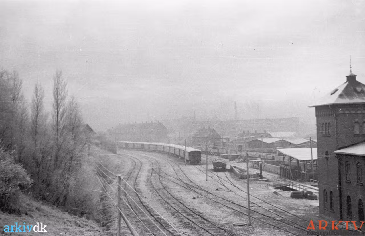 arkiv.dk | Kolding. Kolding Sydbaner ved remisen.