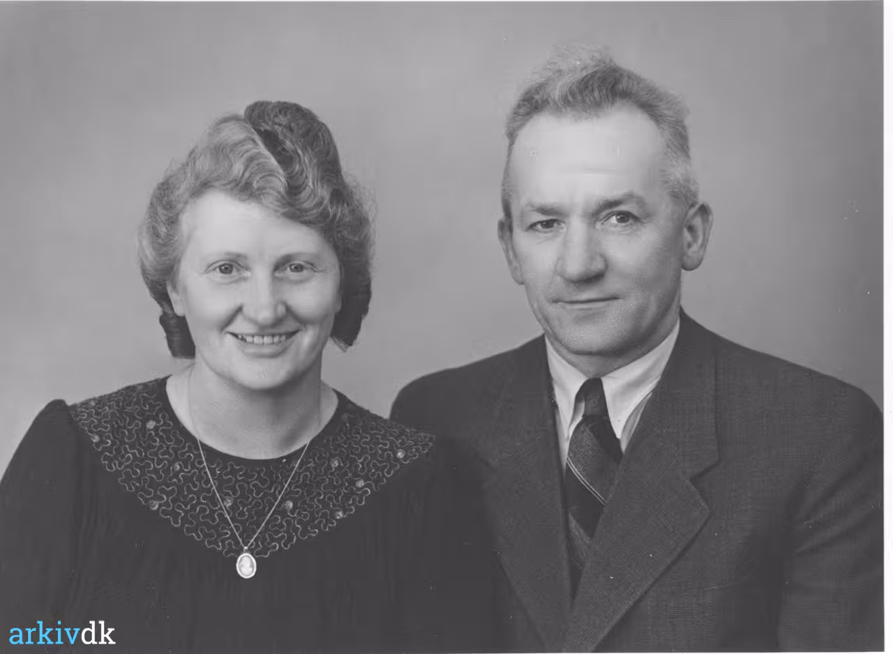 arkiv.dk | Gårdejer Marius Sørensen og hustru Mary Sørensen