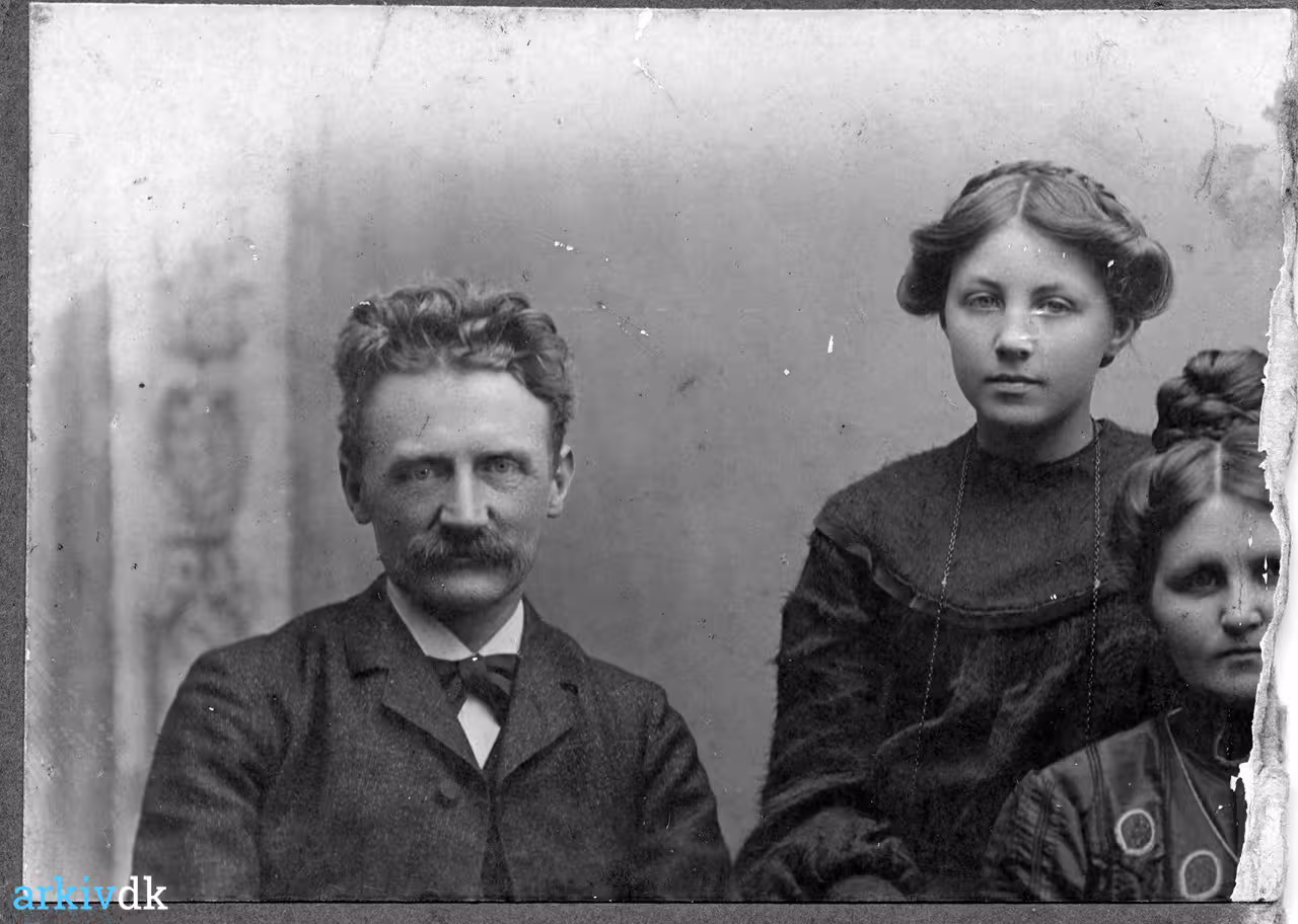 arkiv.dk | Frede, Thyra og Signe Bojsen Jensen