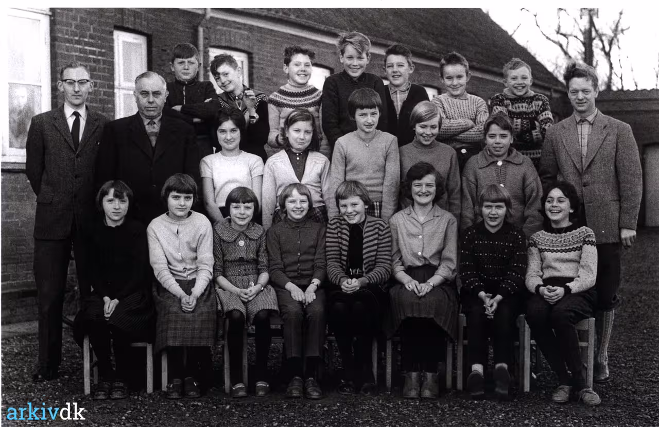 arkiv.dk | 5 kl. 1961, Vestre skole, Hovedgaden 66, Nørre Nissum