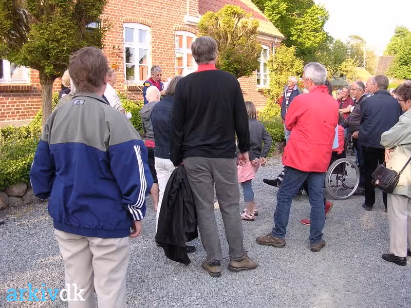 arkiv.dk | Lokalhistorisk Forening på byvandring i Aarslev