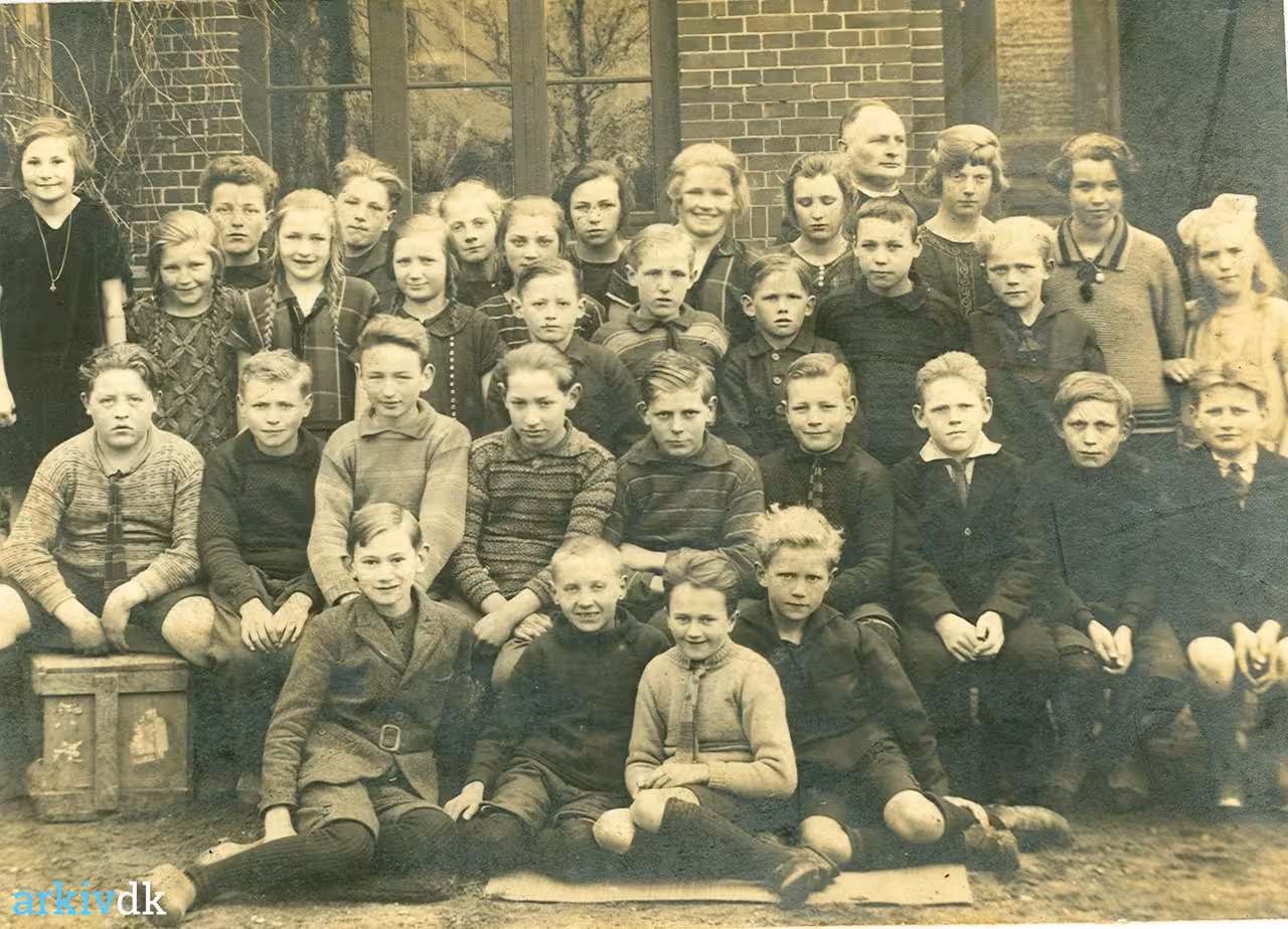 arkiv.dk | Landet skole, Lundby ca 1926.