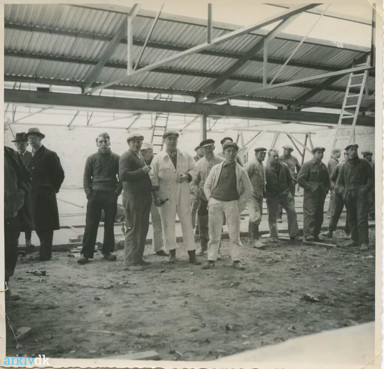 arkiv.dk | Bygningshåndværkere formentlig ved rejsegildet på ...