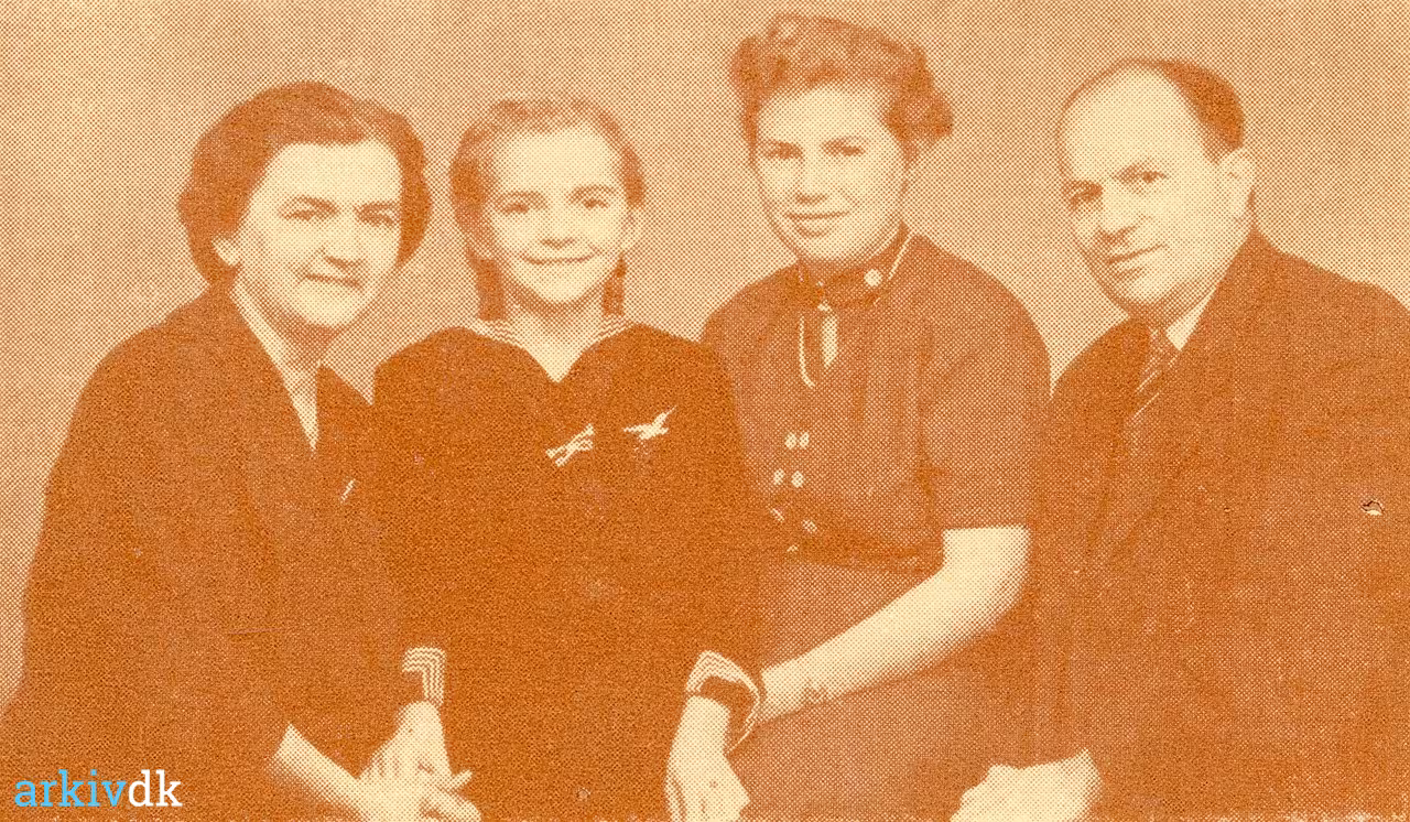 arkiv.dk | Pastor Poul Johan Georg Poulsen og hustru Cicilie med familie