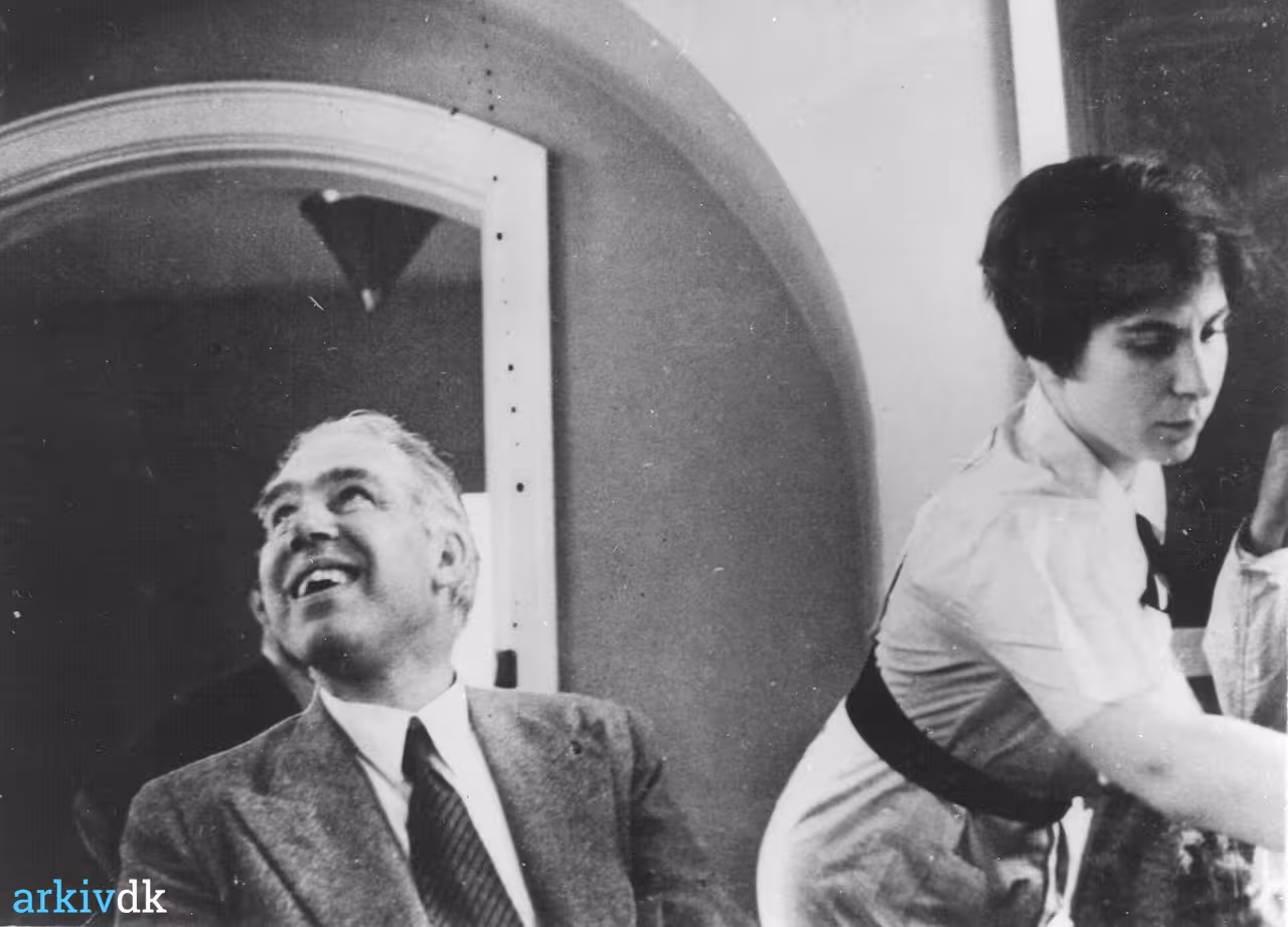 arkiv.dk | Niels Bohr and Hilde Levi