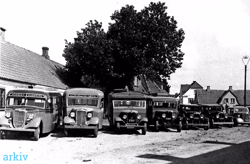 arkiv.dk | Evald Larsen rutebilejer 9740 Jerslev