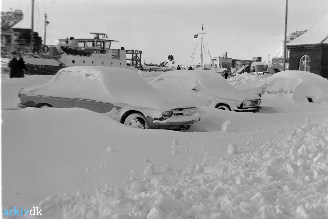 arkiv.dk | Masser af sne på Nakskov Havn.