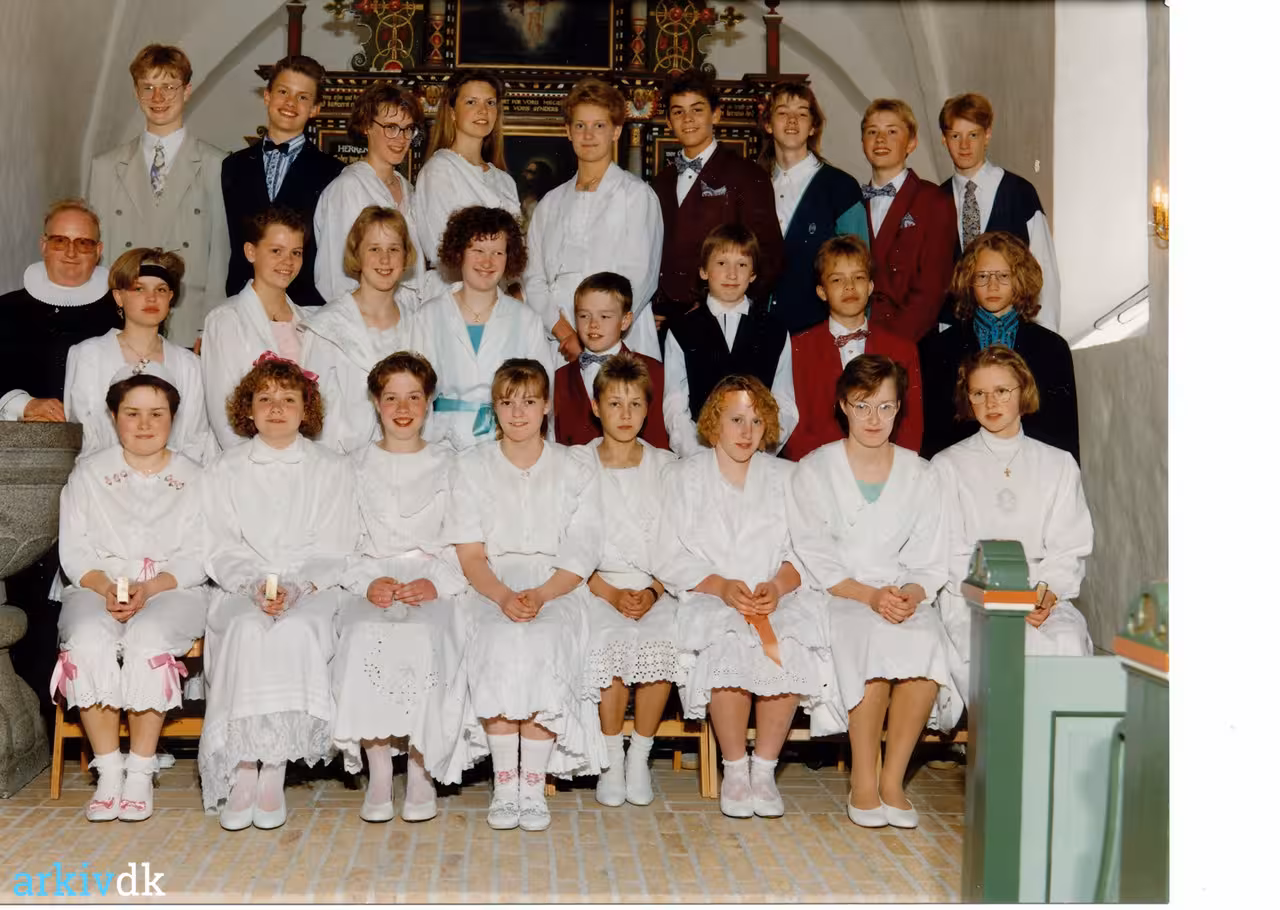 arkiv.dk | Konfirmation d.12 maj 1991 v/ Provst Glad.