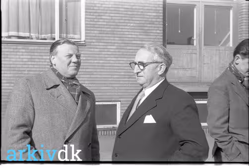 arkiv.dk | Skuespiller Osvald Helmuth og bogtrykker Luis Rasmussen, ved ...