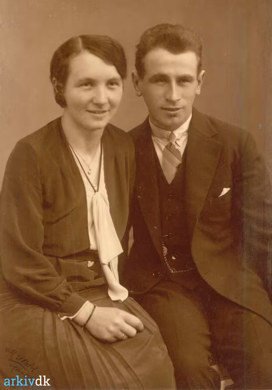 arkiv.dk | Sigrid Elisabeth og Ejnar Nielsen, Tandkærgård, Lisbjerg.