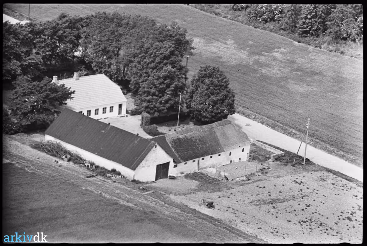 arkiv.dk | Dybdalvej 7, Gudumholm Luftfoto